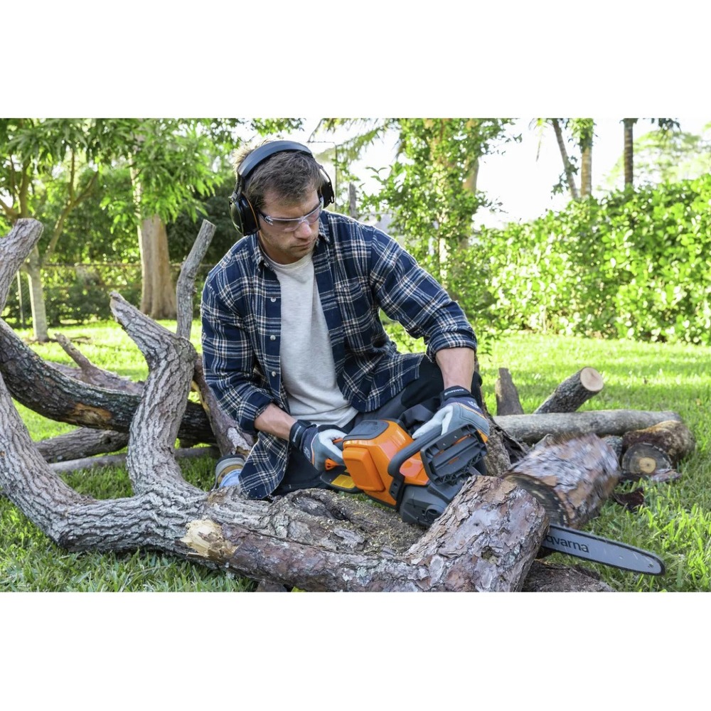 Husqvarna 350i 42V Power Axe Brushless Lithium-Ion 18 in. Cordless ...