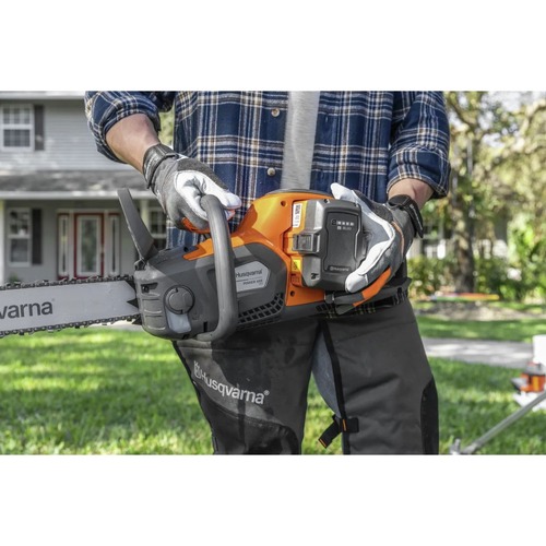 Husqvarna 350i 42V Power Axe Brushless Lithium-Ion 18 in. Cordless ...