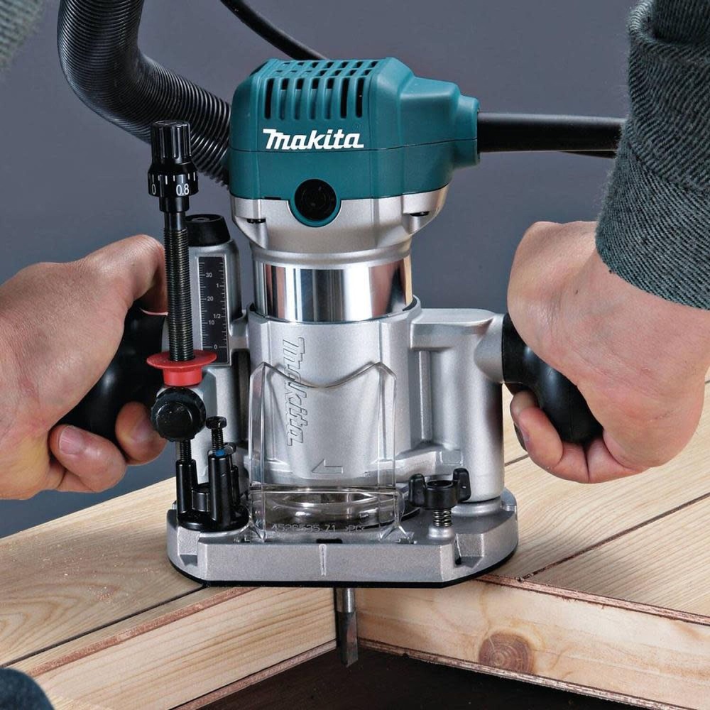 Makita 1-1/4 HP Compact Router Kit with Attachments